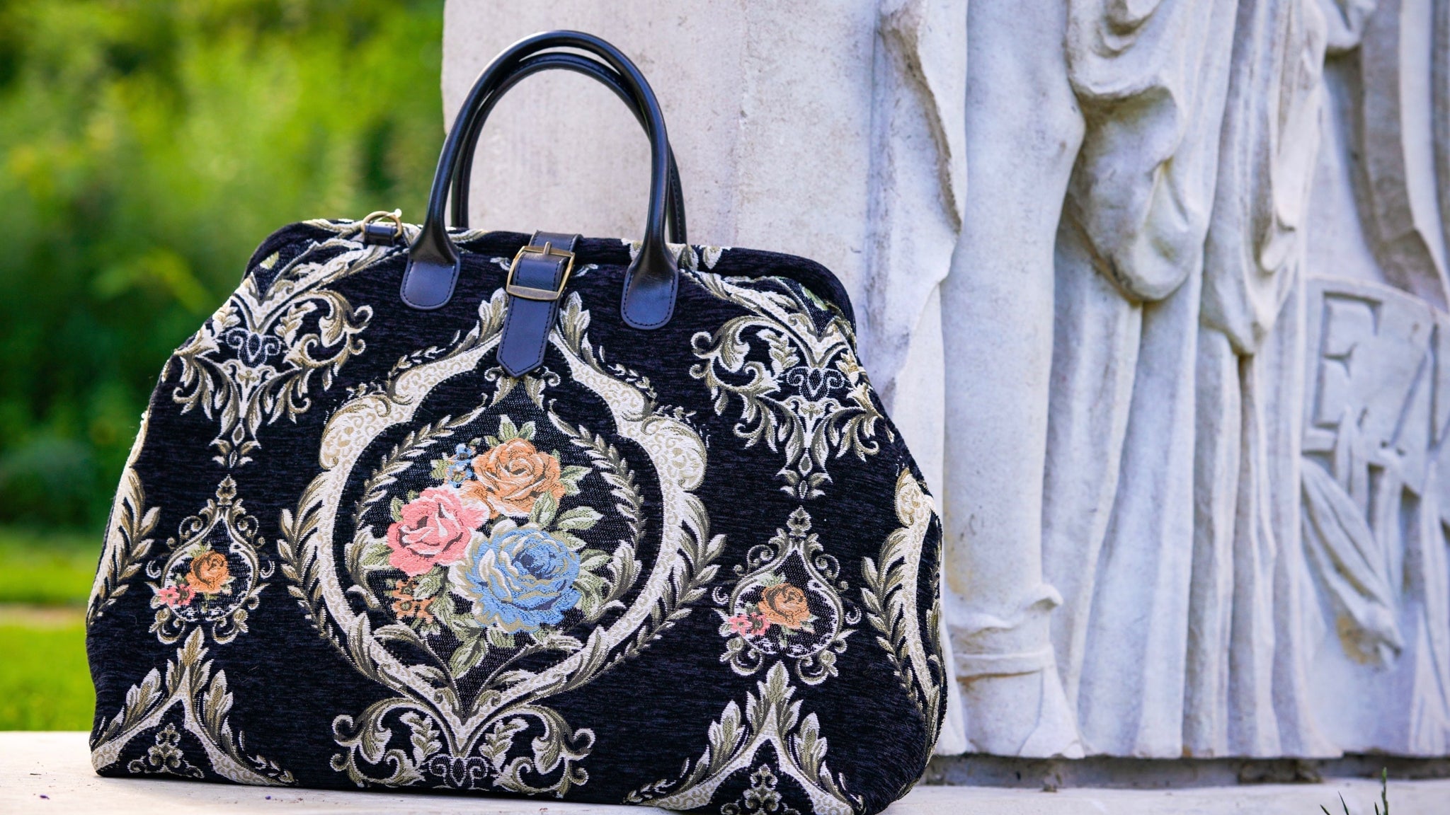 7 Reasons Why Our Black Bags Are Your Next Style Statement